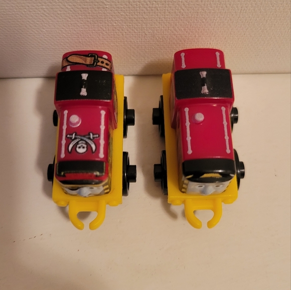 Thomas & Friends | Toys | Thomas And Friends Minis Spooky Pirate Salty ...